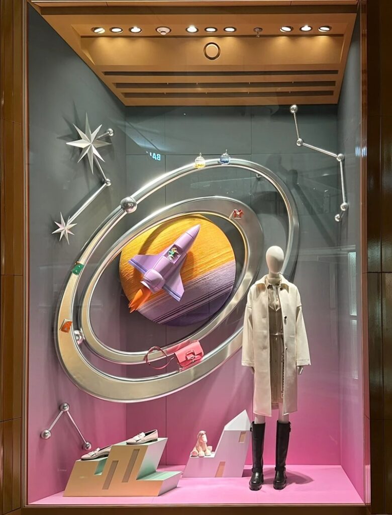 50+ Ý tưởng trang trí window display ấn tượng, thu hút khách hàng